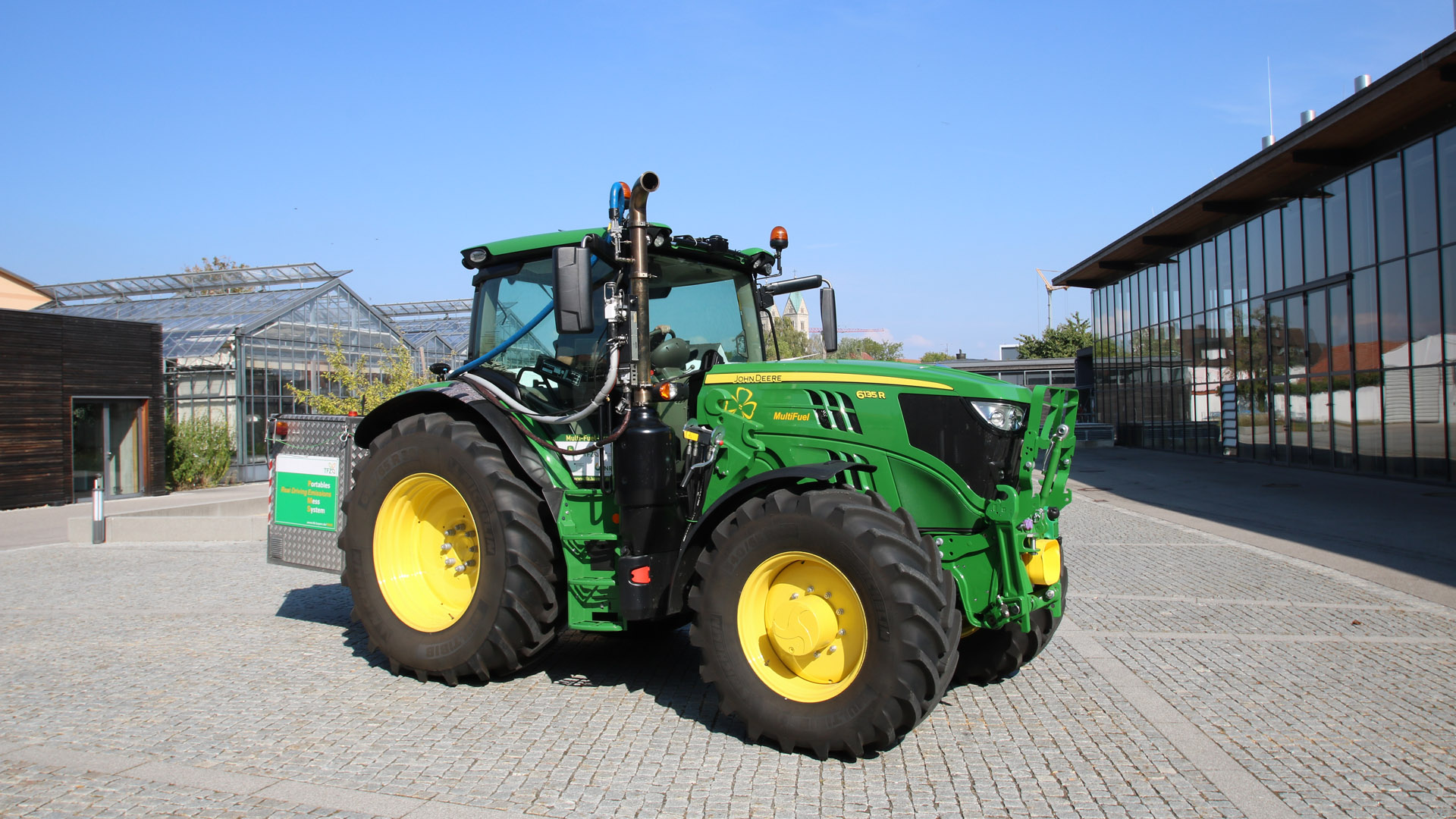 „Der Multifuel-Traktor bringt Flexibilität in ungewissen Zeiten“ - FLUR ...